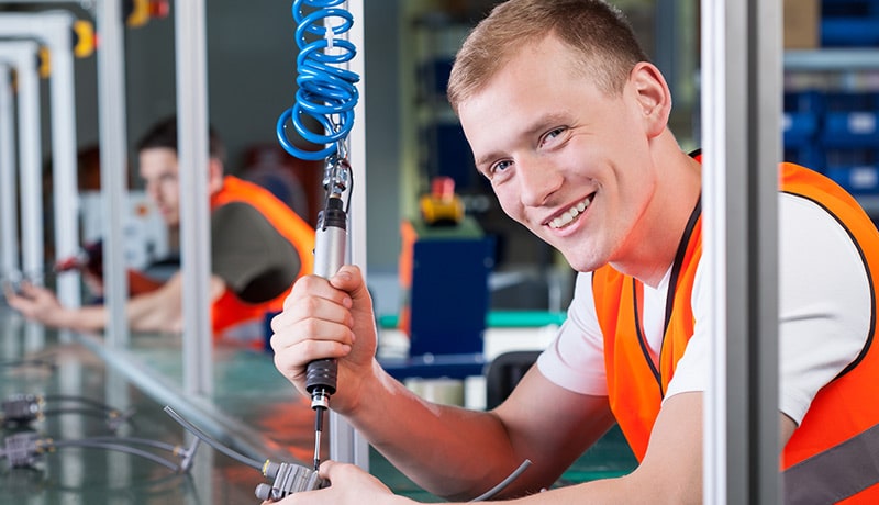 Produktionshelfer gesucht - hier alle Infos & Jobs | ahead personal